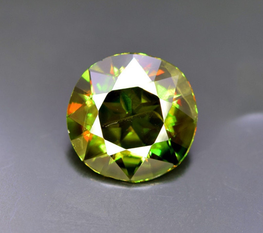 AAA Chrome Sphene Gemstone: 4.15 Ct Loose Titanite From Pakistan - Etsy