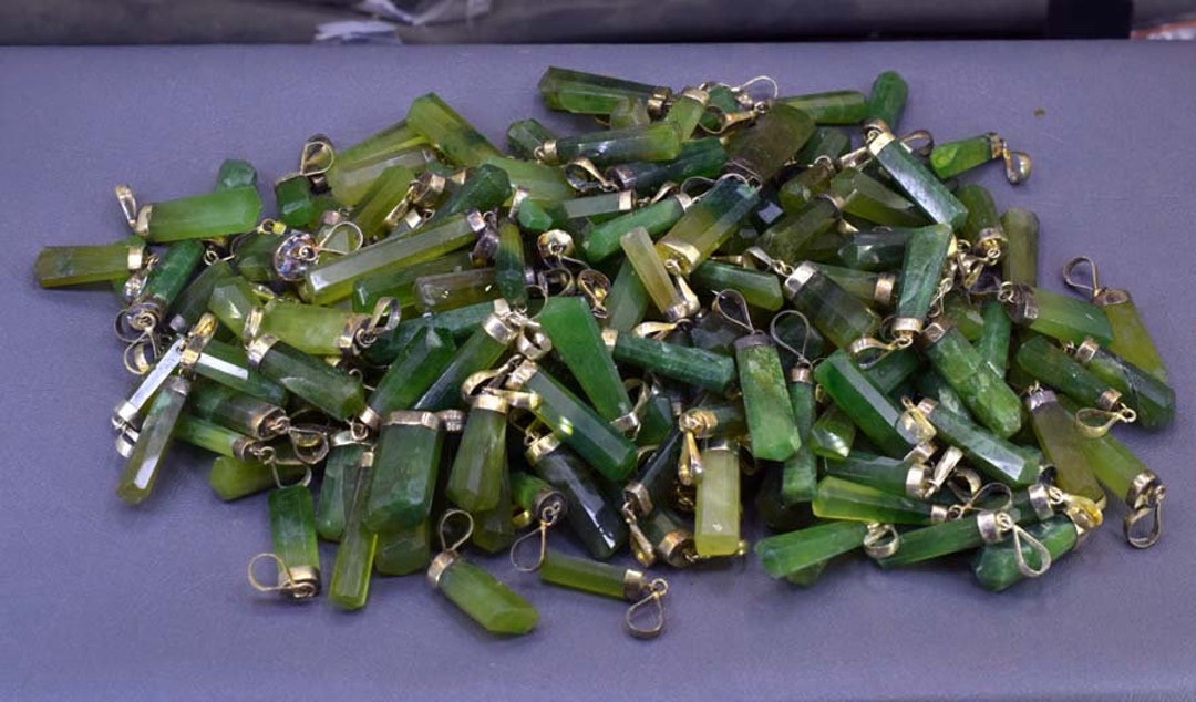 Grossular Garnet Pendants , Green Garnet Crystal Point With Silver Cap ...