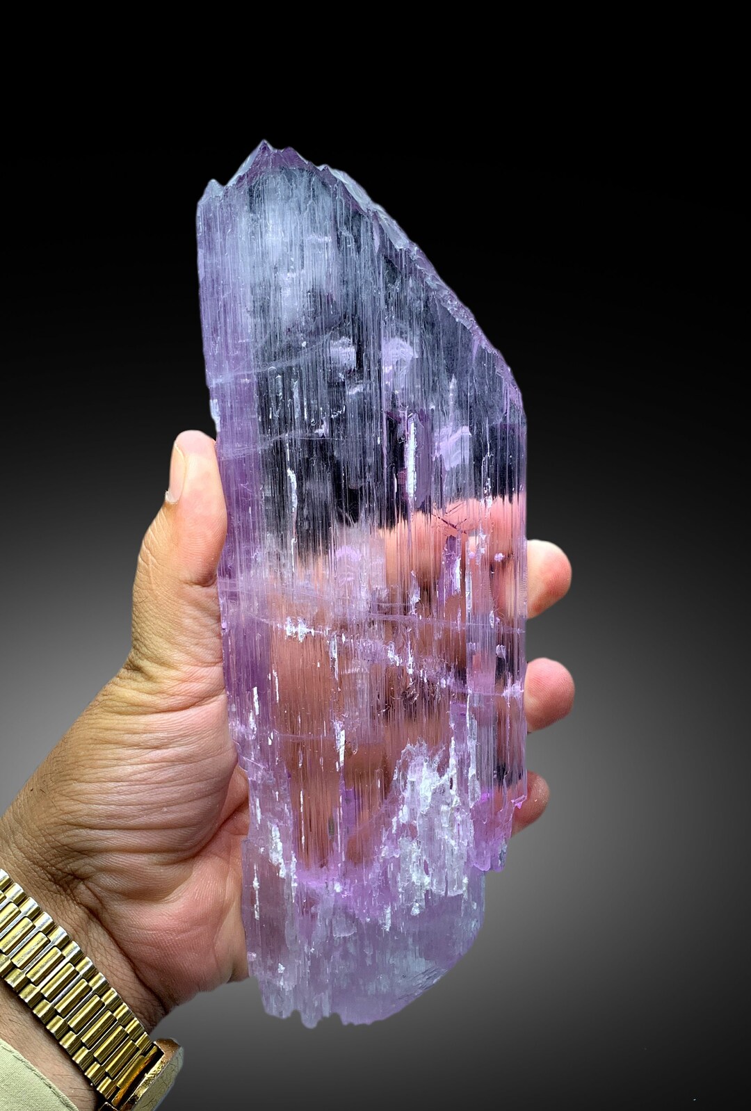 Musuem Grade Natural Pink Color Kunzite With Complex Mountain Shape ...
