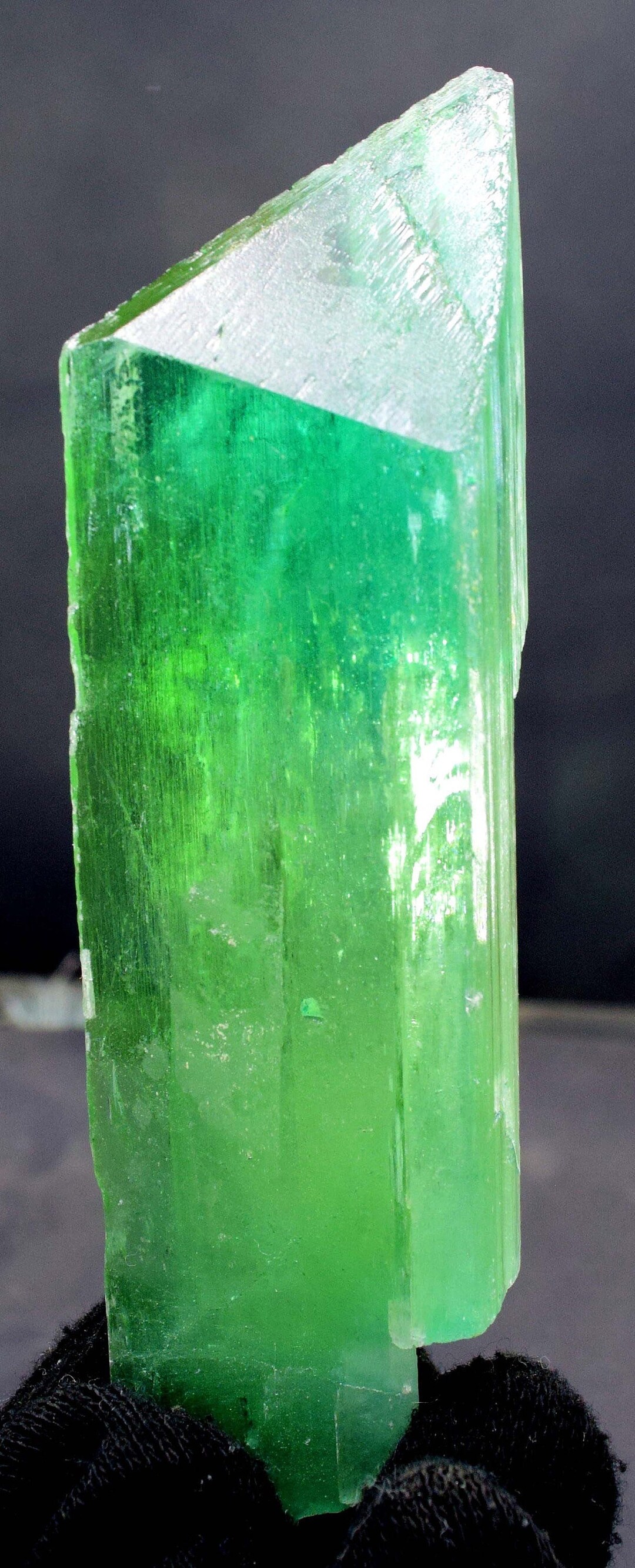 V-shape Green Kunzite, Kunzite Crystal, Hiddenite Kunzite, Kunzite ...