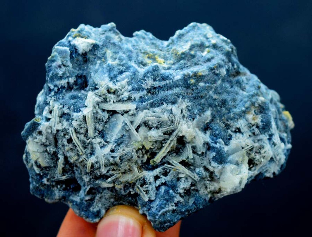 Vorobyevite Beryl Crystals on Bluish Mica - Afghanistan - Etsy