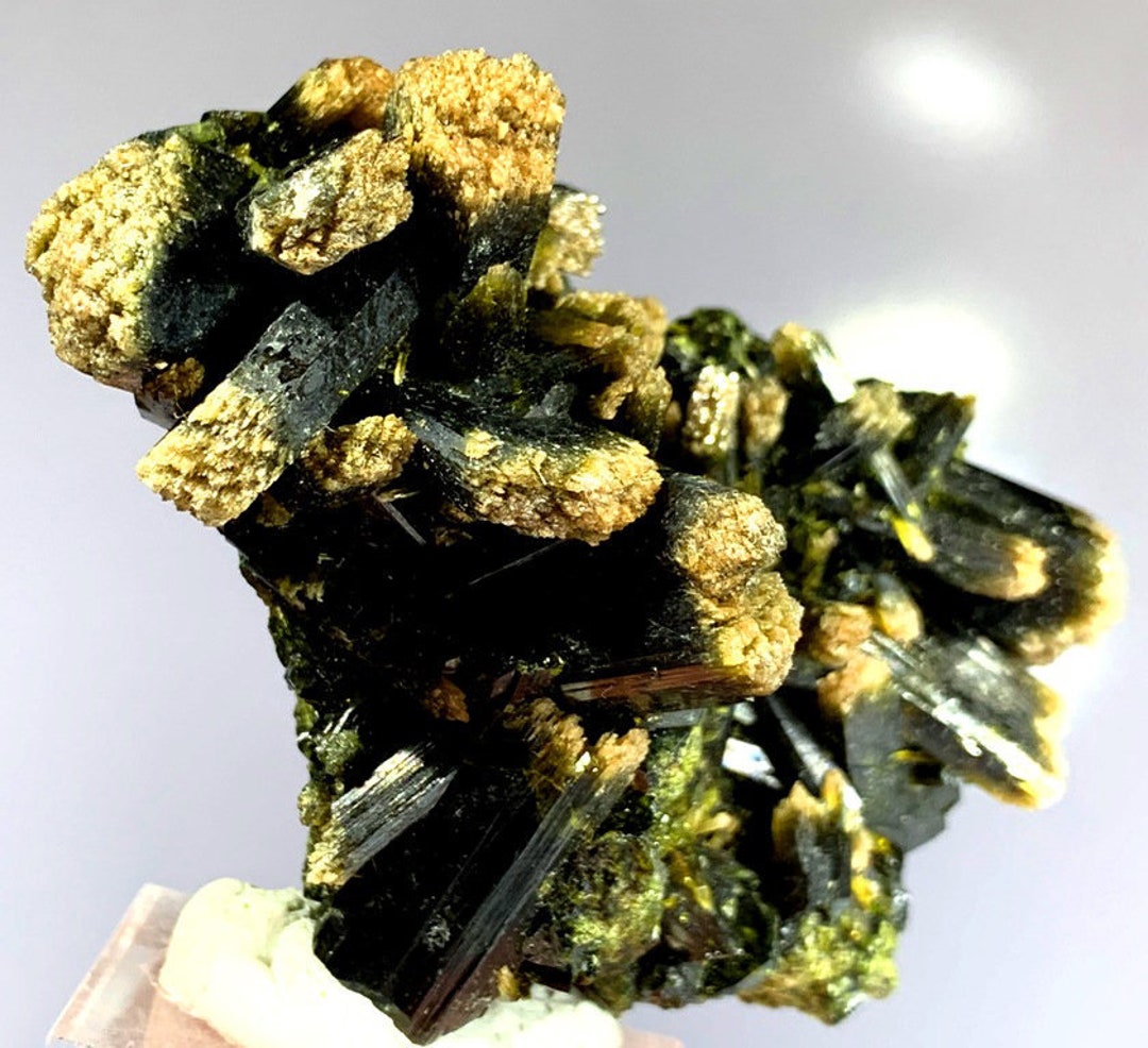 Epidote Crystals , Epidote Specimen , Orange Head Green Epidote From ...