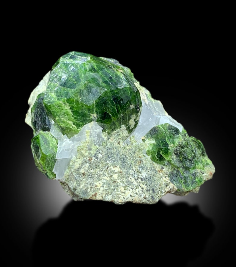 Demantoid Garnet Green Garnet Garnet With Calcite Garnet - Etsy