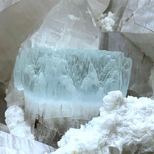 Bicolor Beryl, Aquamorganite Crystal, Bicolor Morganite on Quartz From ...