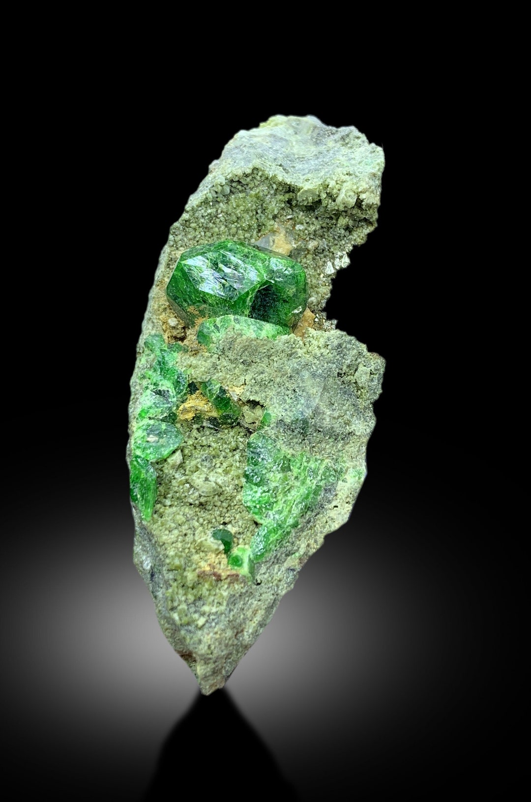 Demantoid Garnet, Green Garnet, Garnet Crystals, Demantoid Garnet ...