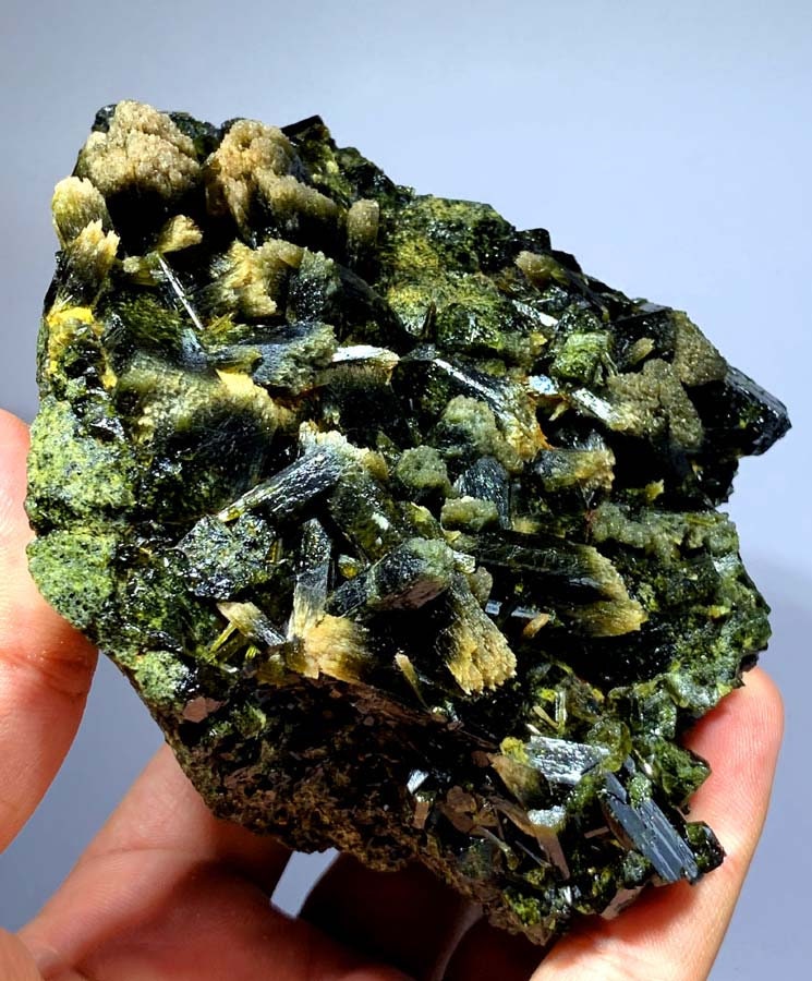 Epidote Crystals , Epidote Specimen , Orange Head Green Epidote From ...