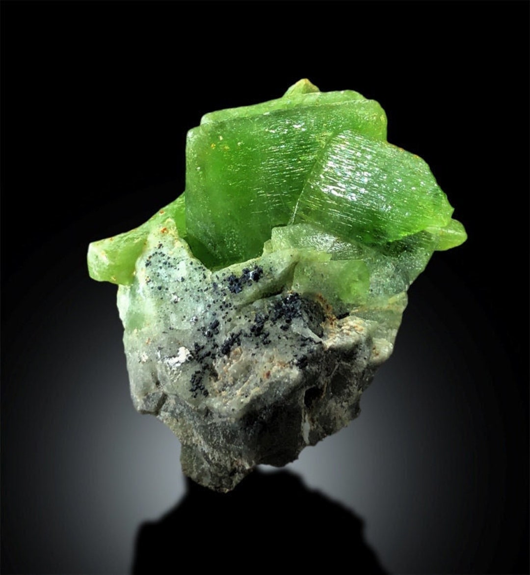 Peridot Crystal, Olivine Peridot Specimen, Green Peridot, Peridot Stone ...