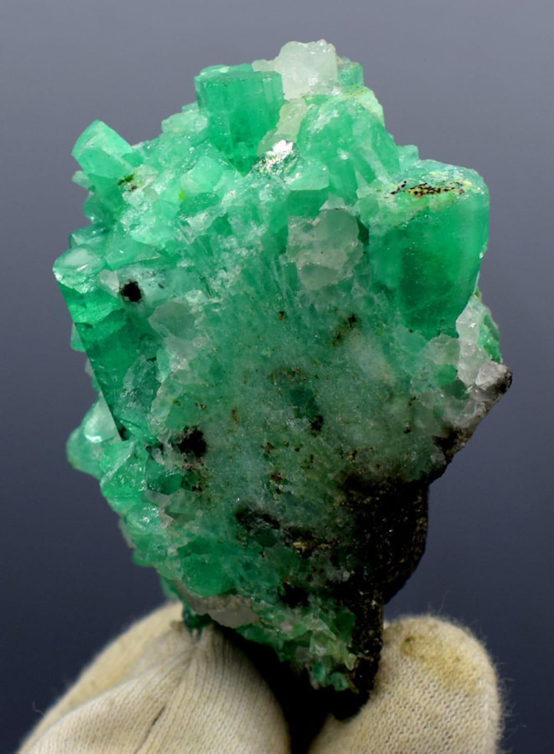 Natural Emerald Crystals Cluster Mineral Specimen - 141 G , 76*48 Mm - Etsy