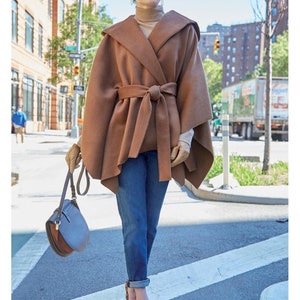 Misses' Tie Front Capes and Belt With Hood - Mccall's Very Easy Sewing ...