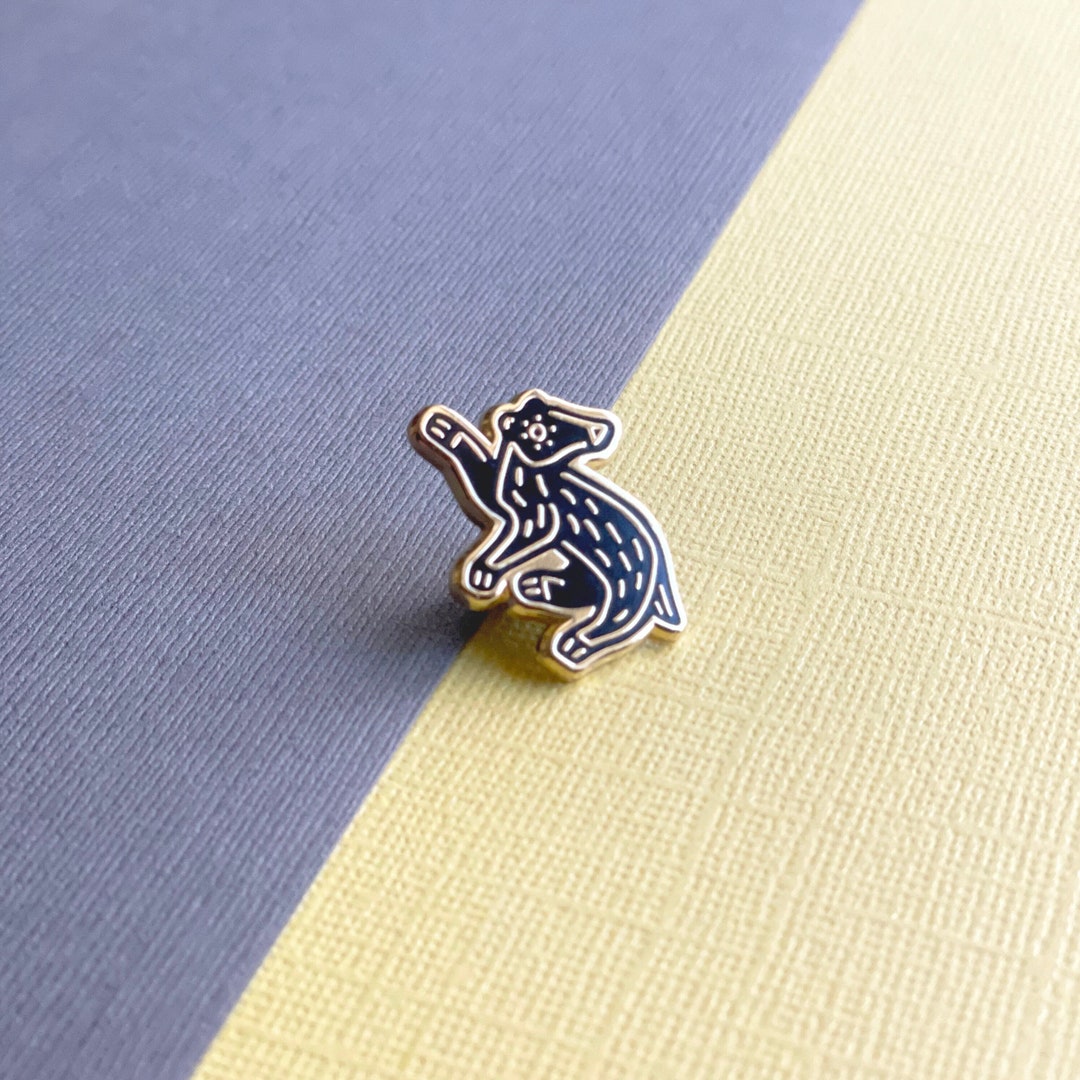 Badger Enamel Pin | Spirit Animal | Wizard School Badger Pin - Etsy