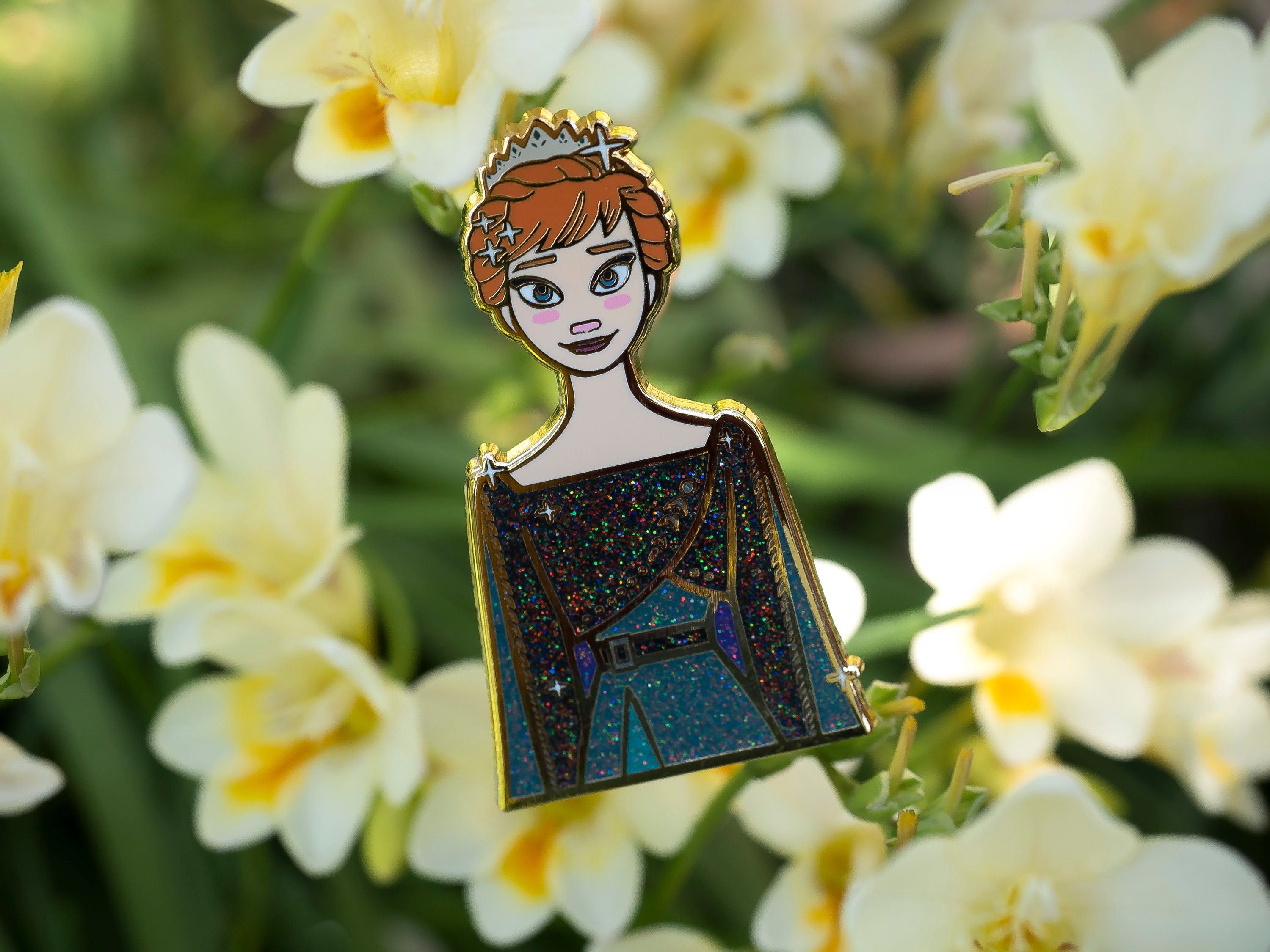 Disney, Frozen 2, Queen Anna of Arendelle, Gold Plated Glitter Hard ...