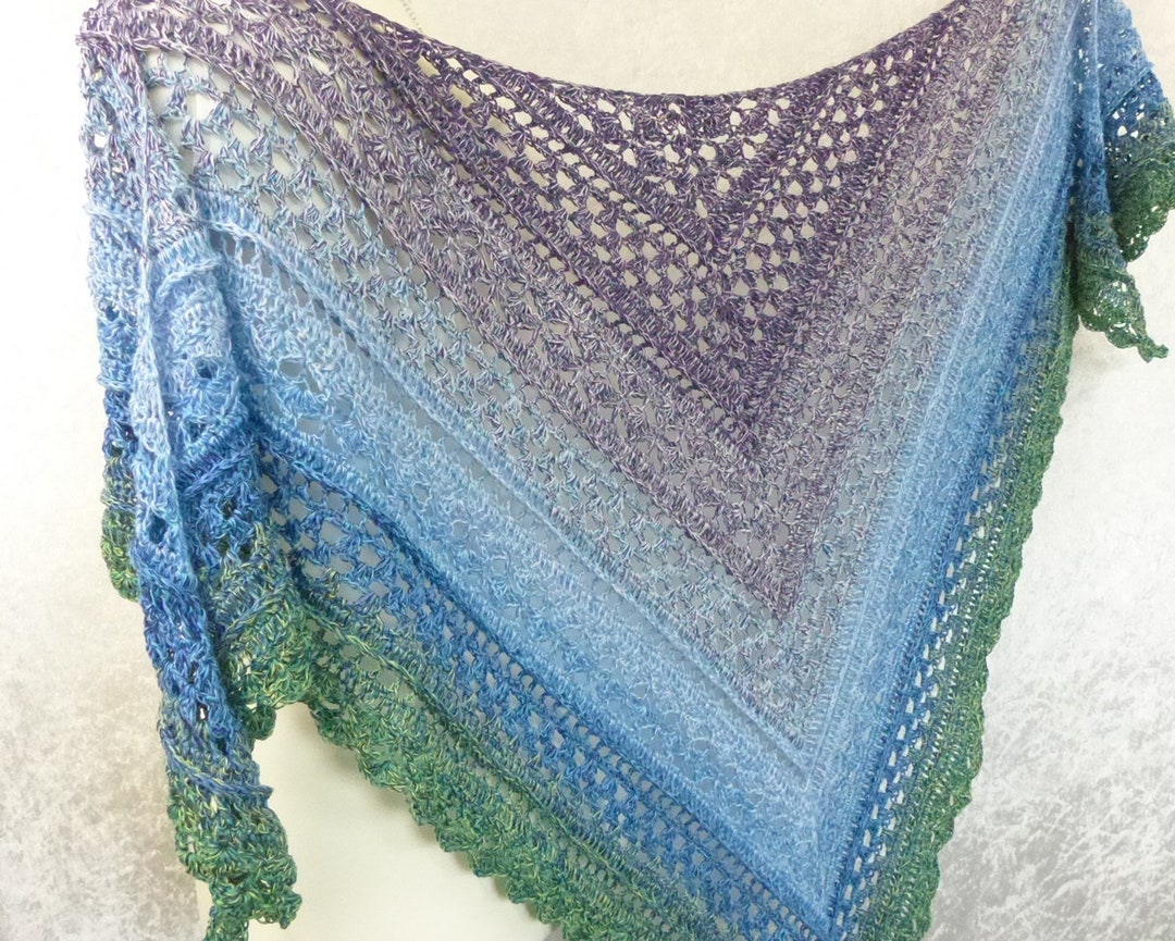 Crochet Pattern "infinito 7.0" Crocheted Triangular Scarf With ...