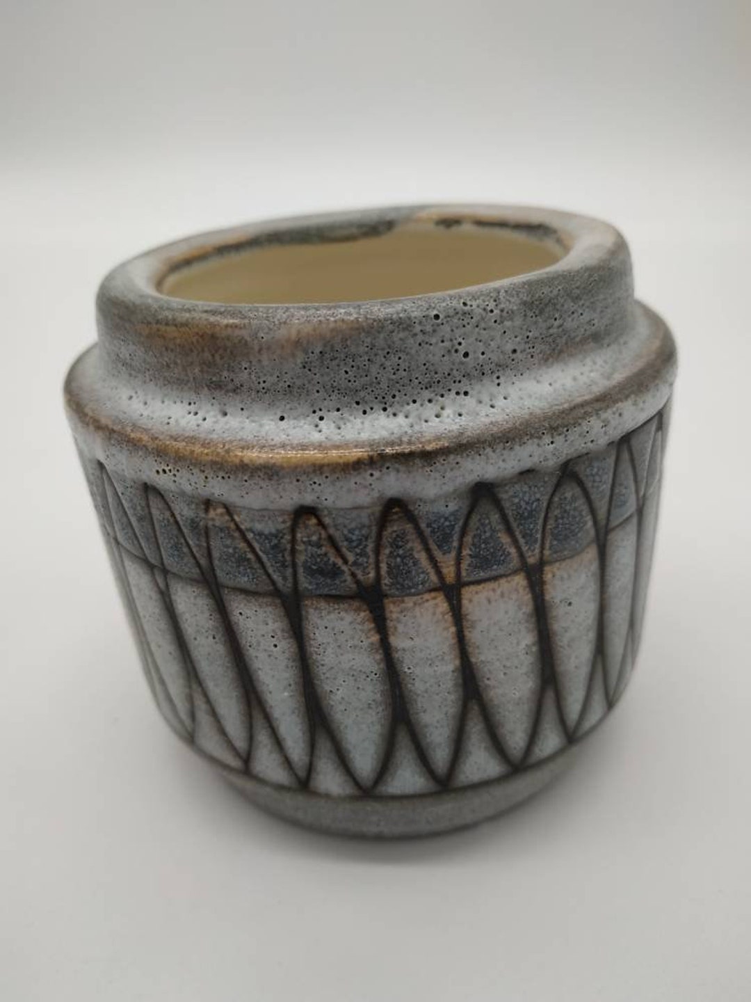 Small Sandstone Pot From La Terminal by Sylvie Rigal in Pouchain Taste ...