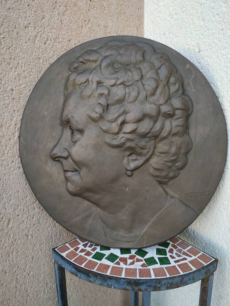 Large Medallion Terracotta Portrait of Wife of Robert Mermet - Etsy