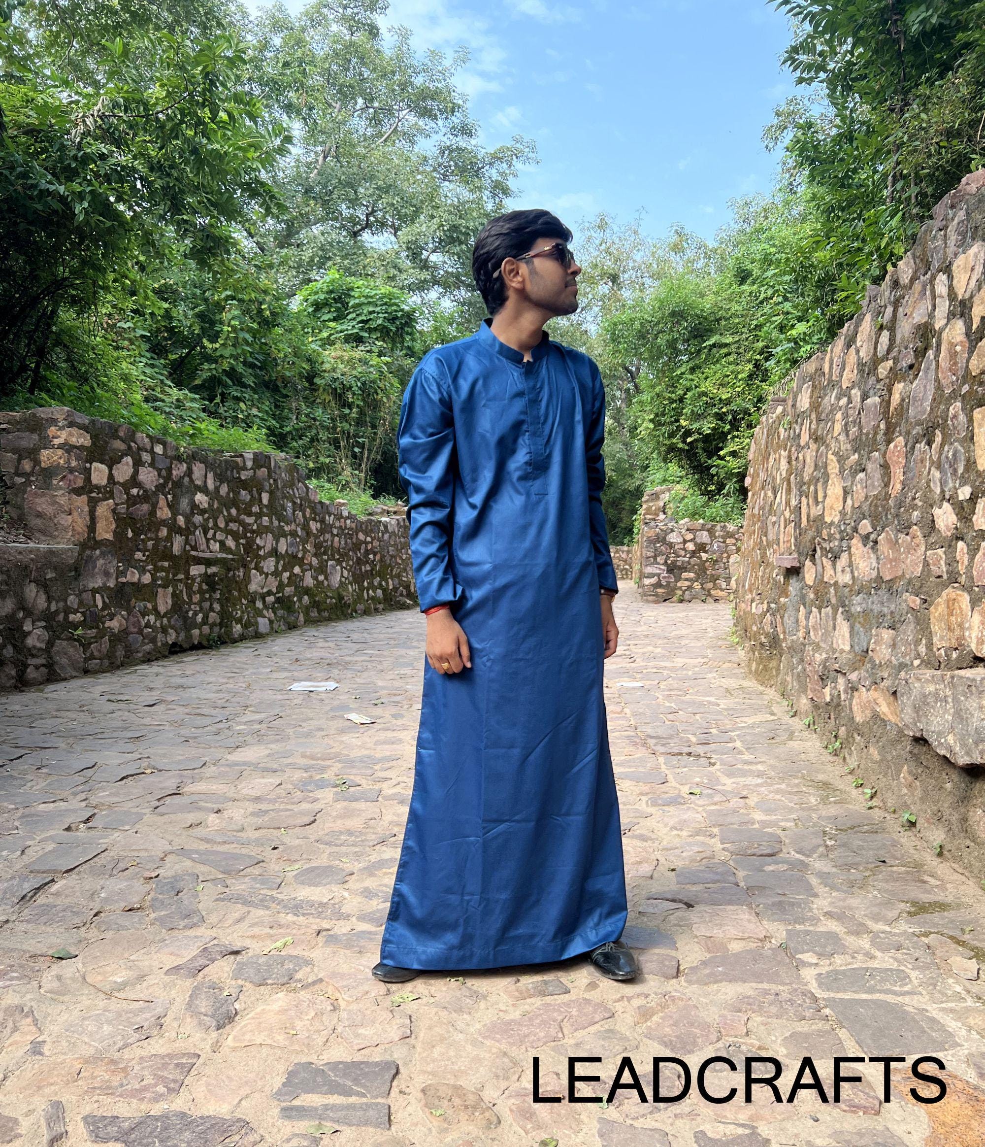 Traditional Men's Thobe-jubba- Jubbas-emirati & Omani Islamic Clothing ...