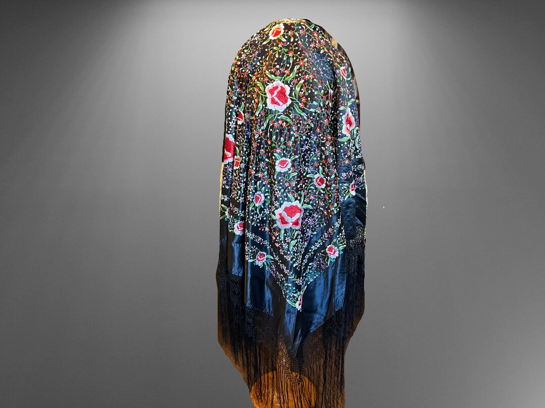 Vintage Manton in Silk Satin With Double-sided Embroidery and Long ...