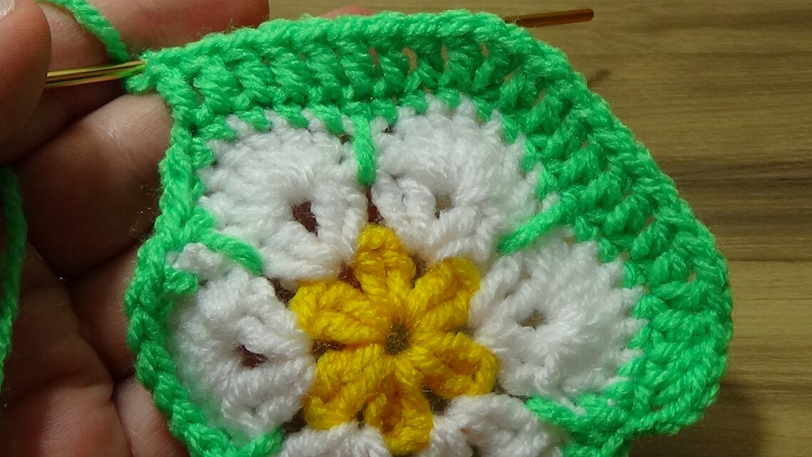 Crochet Pattern Daisy African Flower Blanket Rug Afghan Pattern Pdf ...
