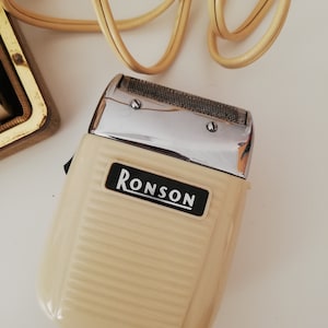 Vintage 1950s Ronson '66 Super Trim Electric Razor' Gents Shaver ...