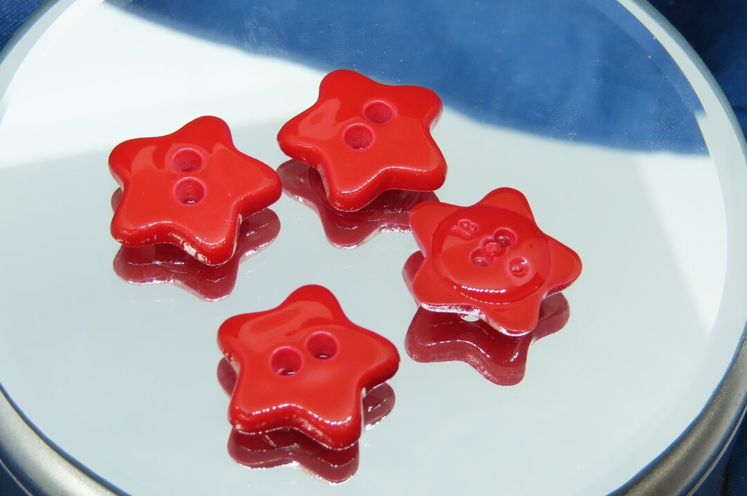 Buttons - 4 X Flat Star Buttons in Red Plastic 2 Hole 16.2mm - Etsy