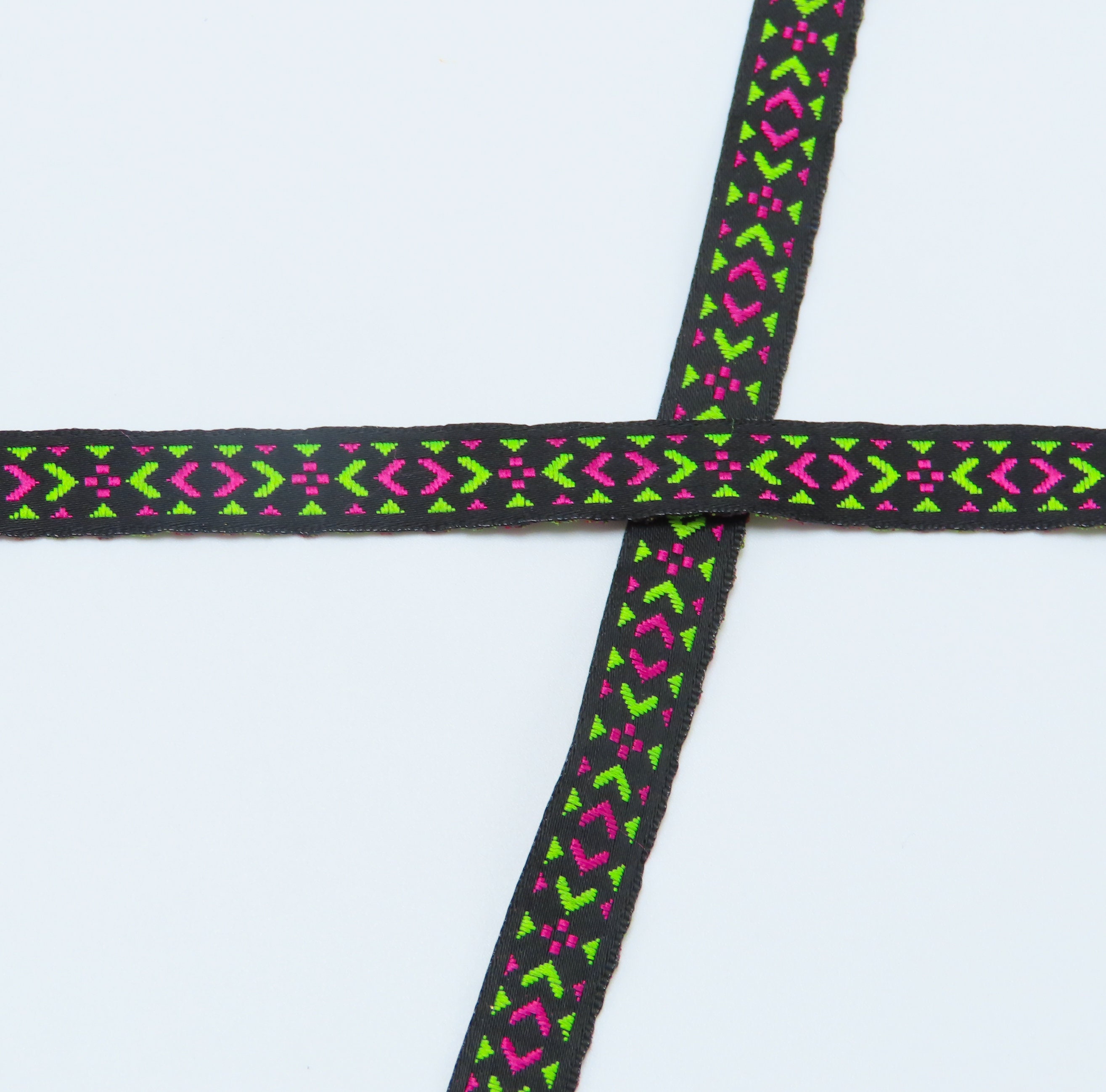 Jacquard Ribbon 3/8 Mini Aztec Diamond Per 9 Meter Roll | Etsy