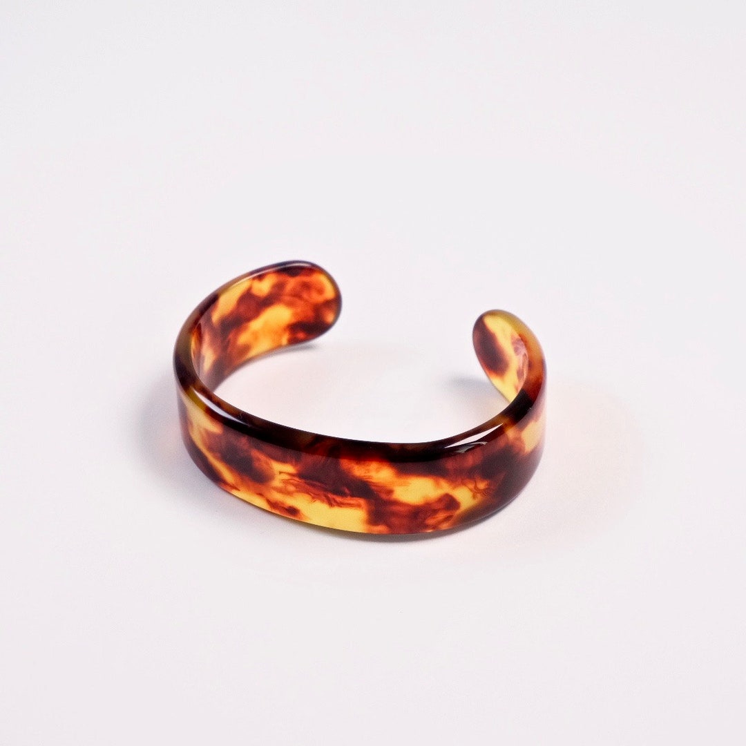 Perfect Women Gift Carrie Bracelet in Honey, Sustainable Modern Eco ...