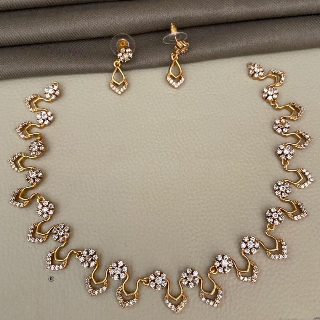 Traditional stone necklace store
