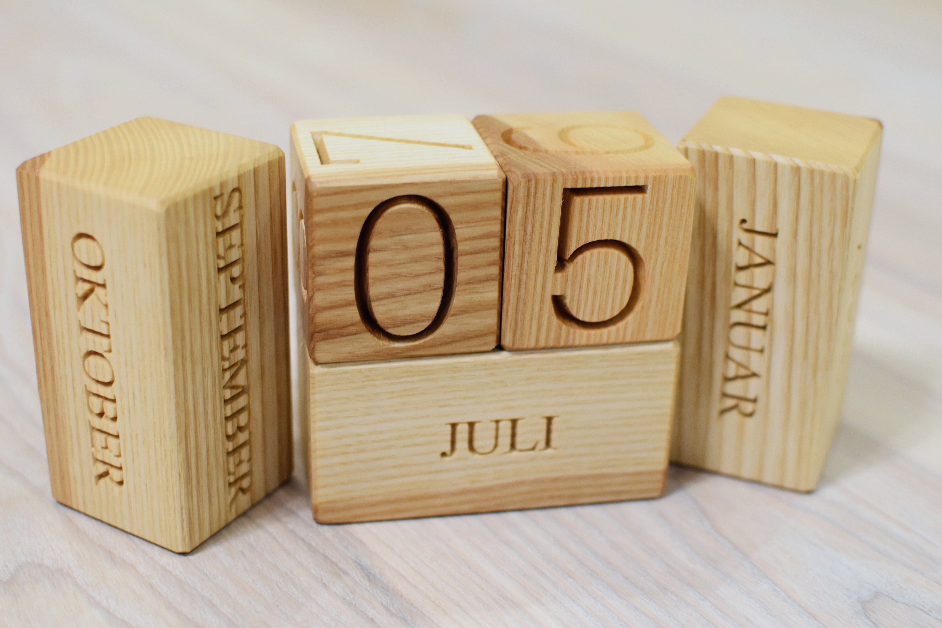 Wood Calendar German Wood Blocks Perpetual Calendar Table Desk ...