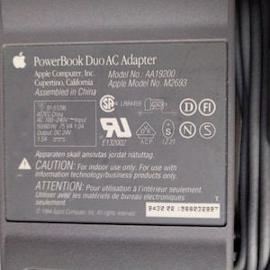 Applemac Powerbook Duo AC Adapter Apple Model M2693, Model: AA19200, 75 VA, Input AC100-240V ...