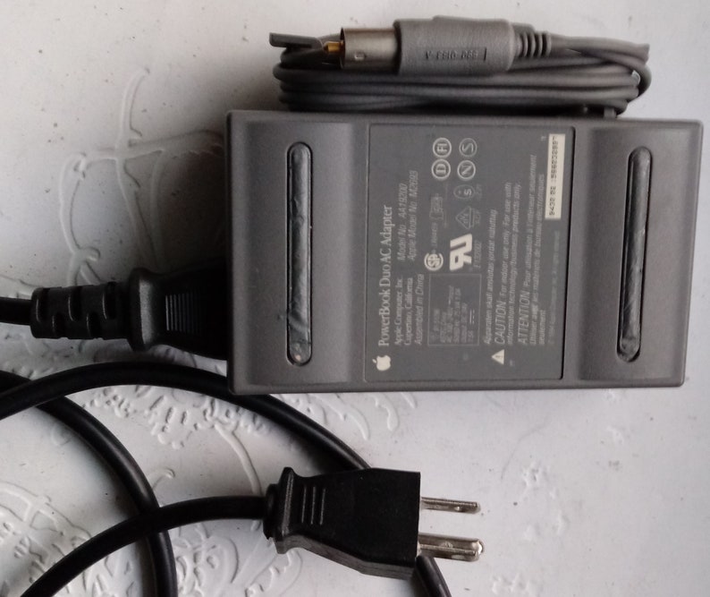 Applemac Powerbook Duo AC Adapter Apple Model M2693, Model: AA19200, 75 ...