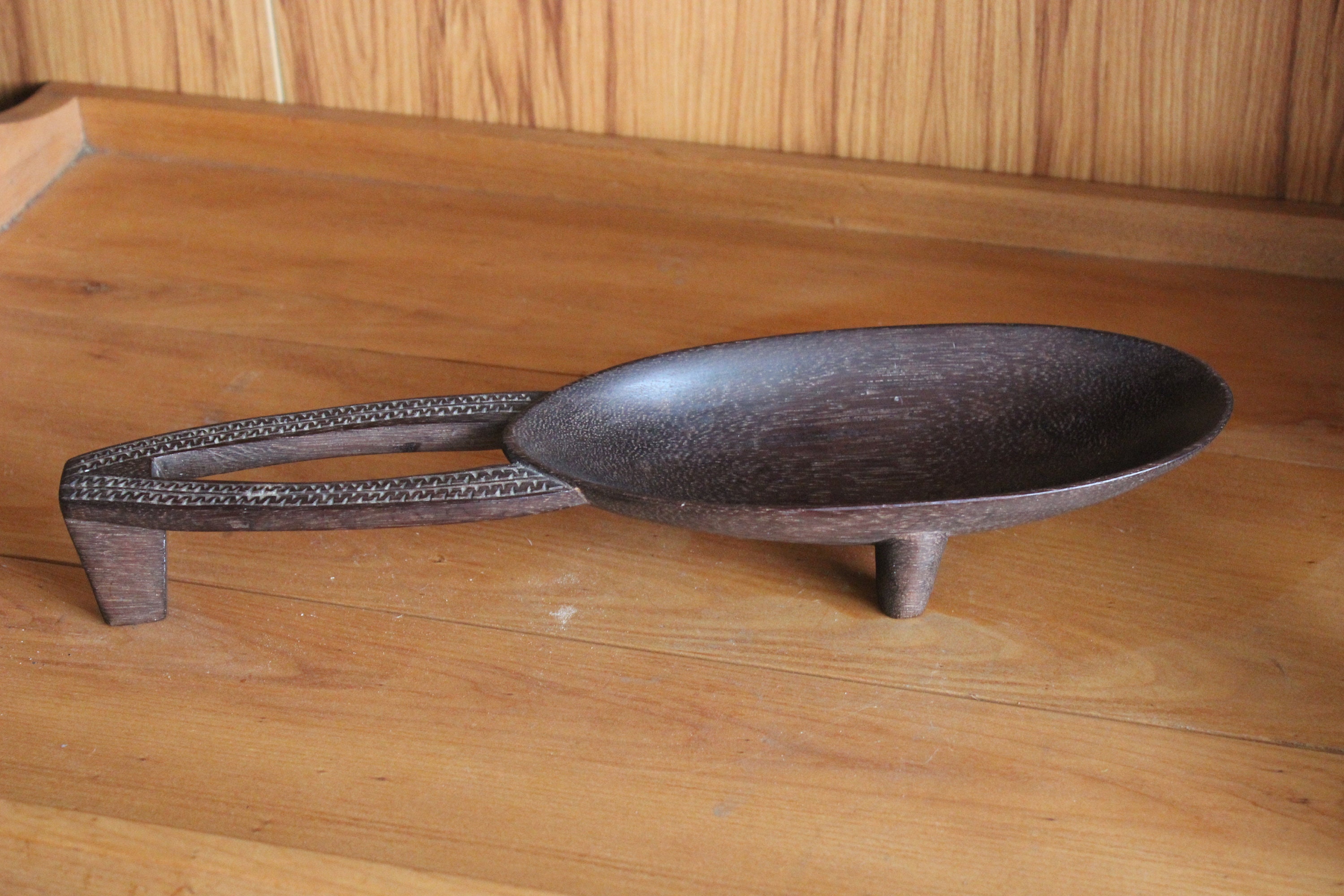 Vintage Fijian Priest's Oil Dish / Bowl sedre Ni Waiwai Carved Wood ...