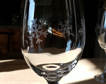 Snowflake Etched Wine Glass, Winter, Holidays, Christmas Wine Glasses ...