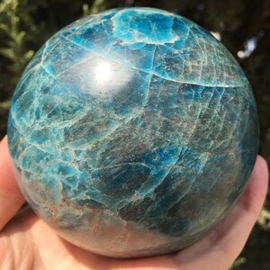 Natural Apatite Palm Stone Crystal Ball/palm Stones Sphere/ Healing ...
