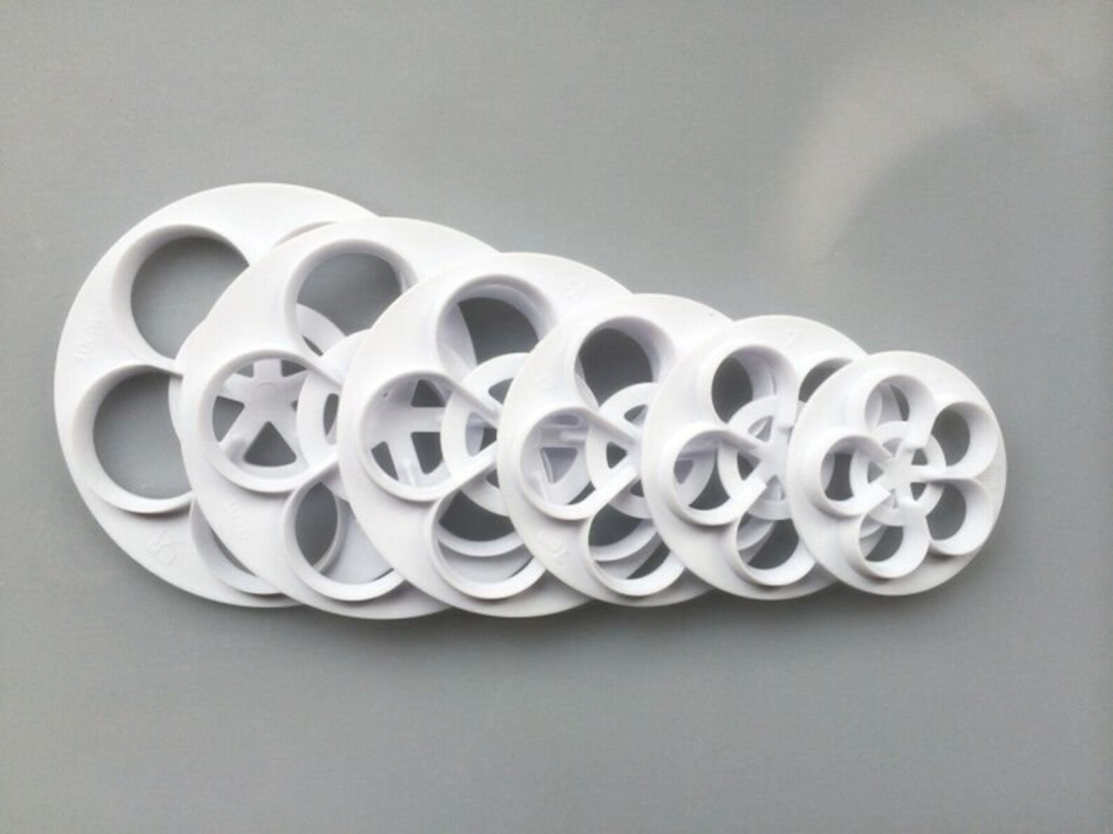 Rose Cutters Flower Cutter Fondant Roses 6 Pieces Set Plastic Fondant ...