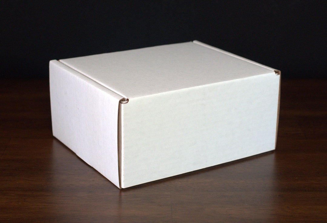 White Tab Lock Mailers - Sized for Medium Flat Rate USPS Boxes - Pack ...