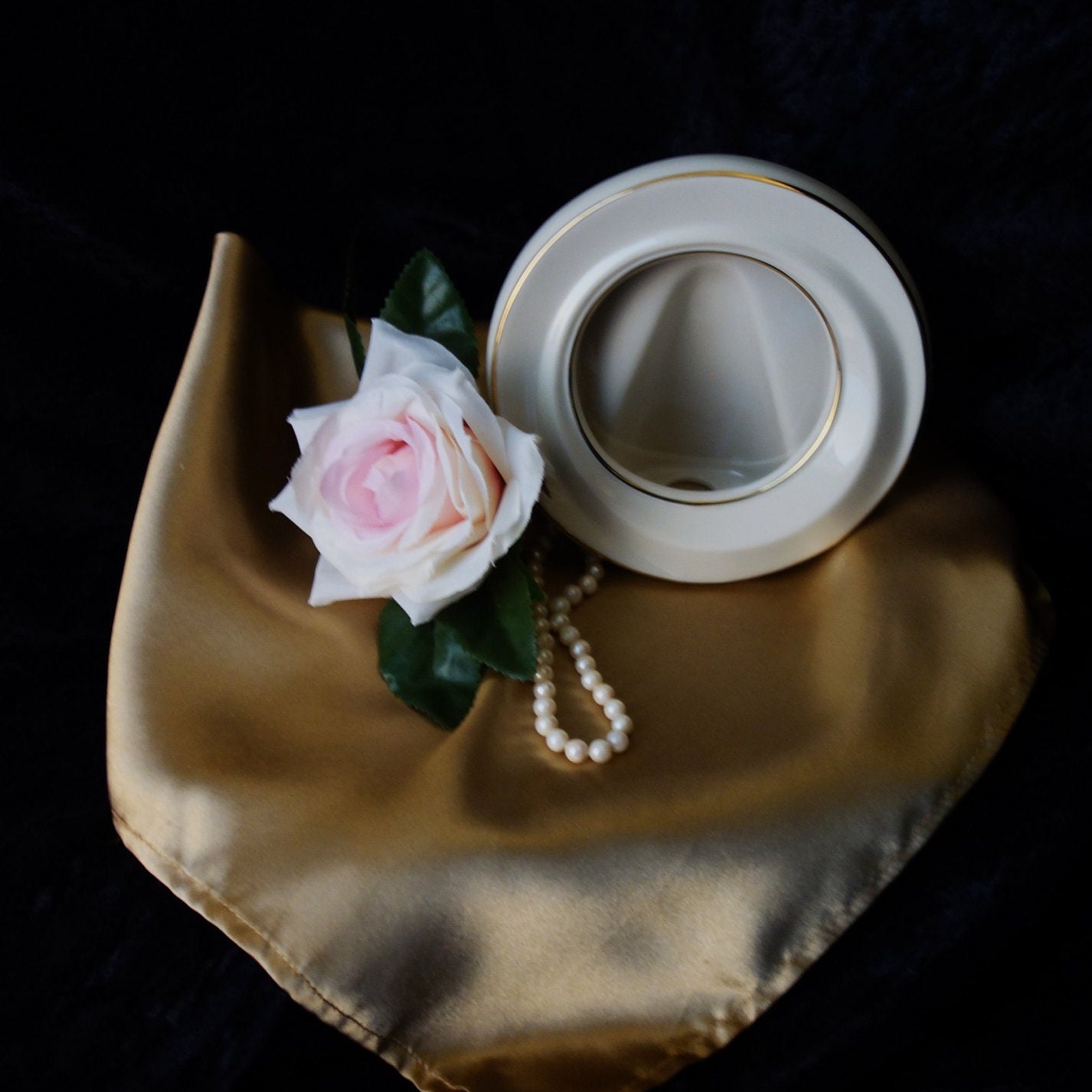 Lenox Round Porcelain Photo Frame 24K Gold Trim, Gift for Mom, Tabletop ...