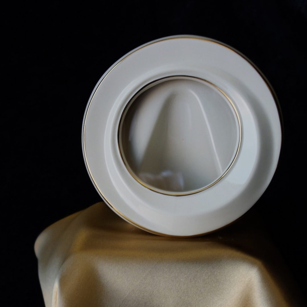 Lenox Round Porcelain Photo Frame 24K Gold Trim, Gift for Mom, Tabletop ...