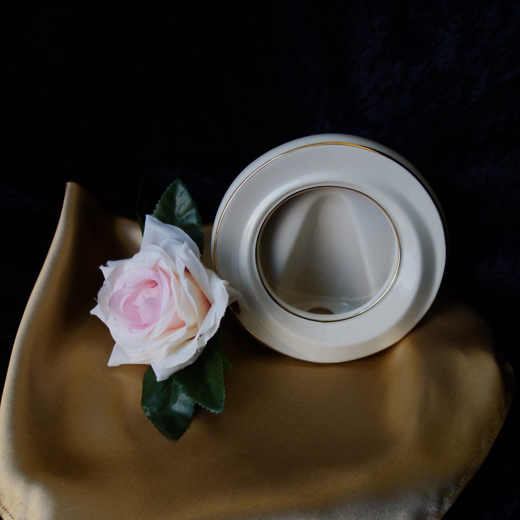 Lenox Round Porcelain Photo Frame 24K Gold Trim, Gift for Mom, Tabletop ...