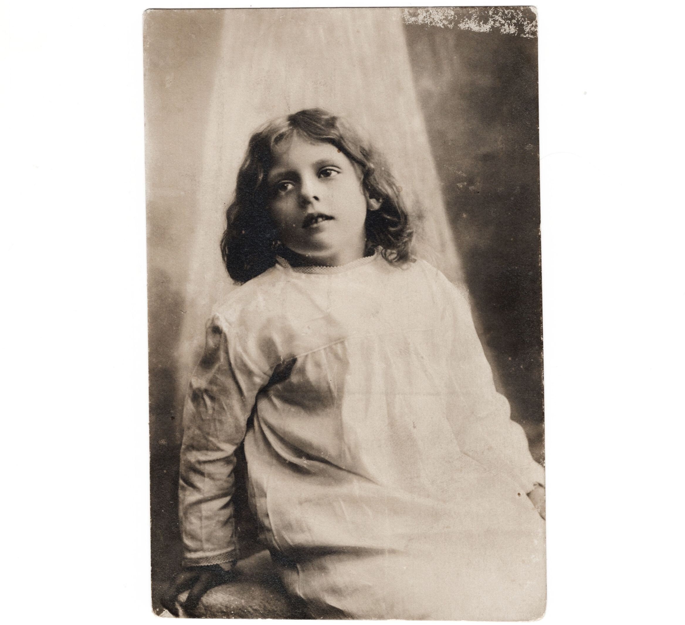 Antique Post Mortem Photo LITTLE GIRL like Alive - Etsy Australia