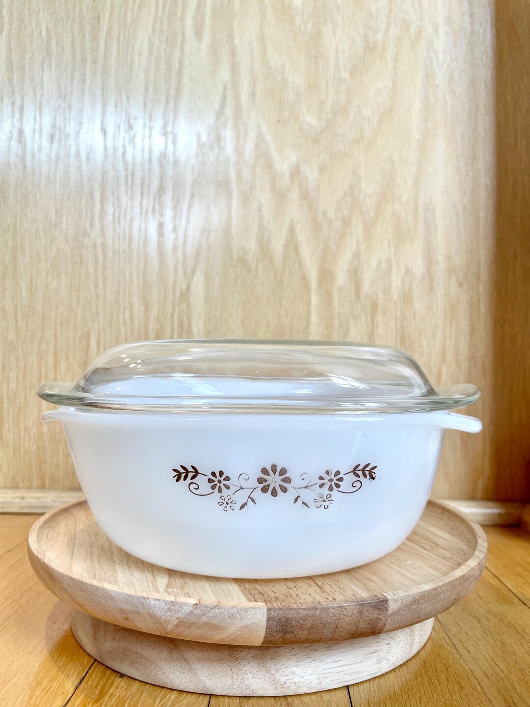 Vintage 1960s Pyrex Pyr-o-rey Daisy Milk Glass Dynaware Large Casserole ...