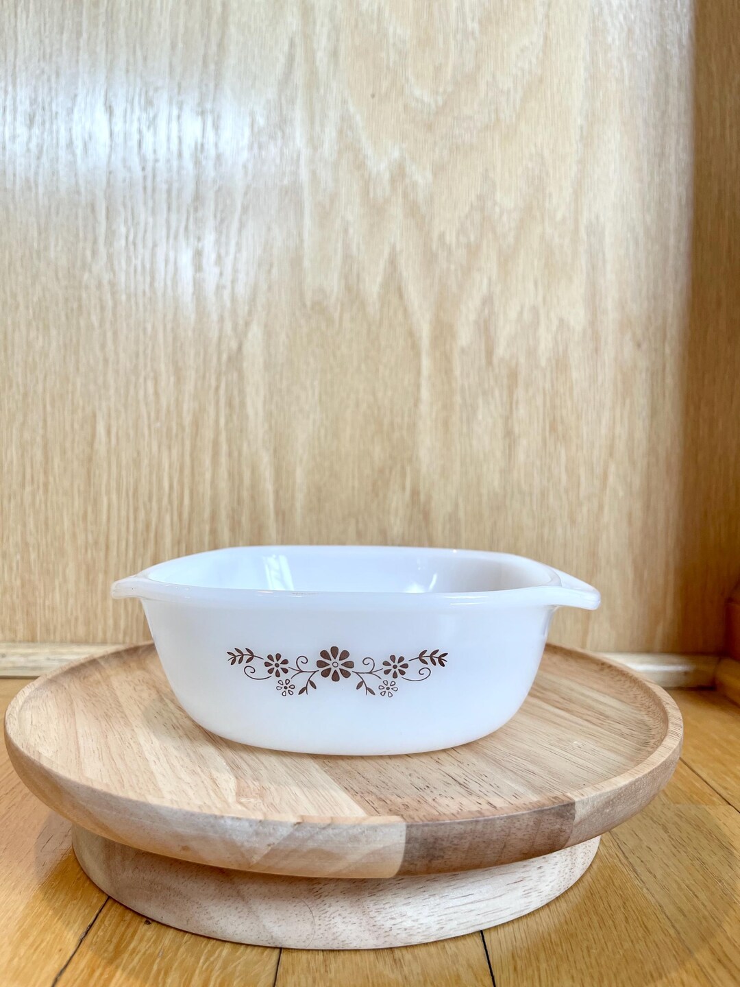 Vintage Pyrex Pyr-o-rey Daisy Milk Glass Dynaware Small Casserole ...