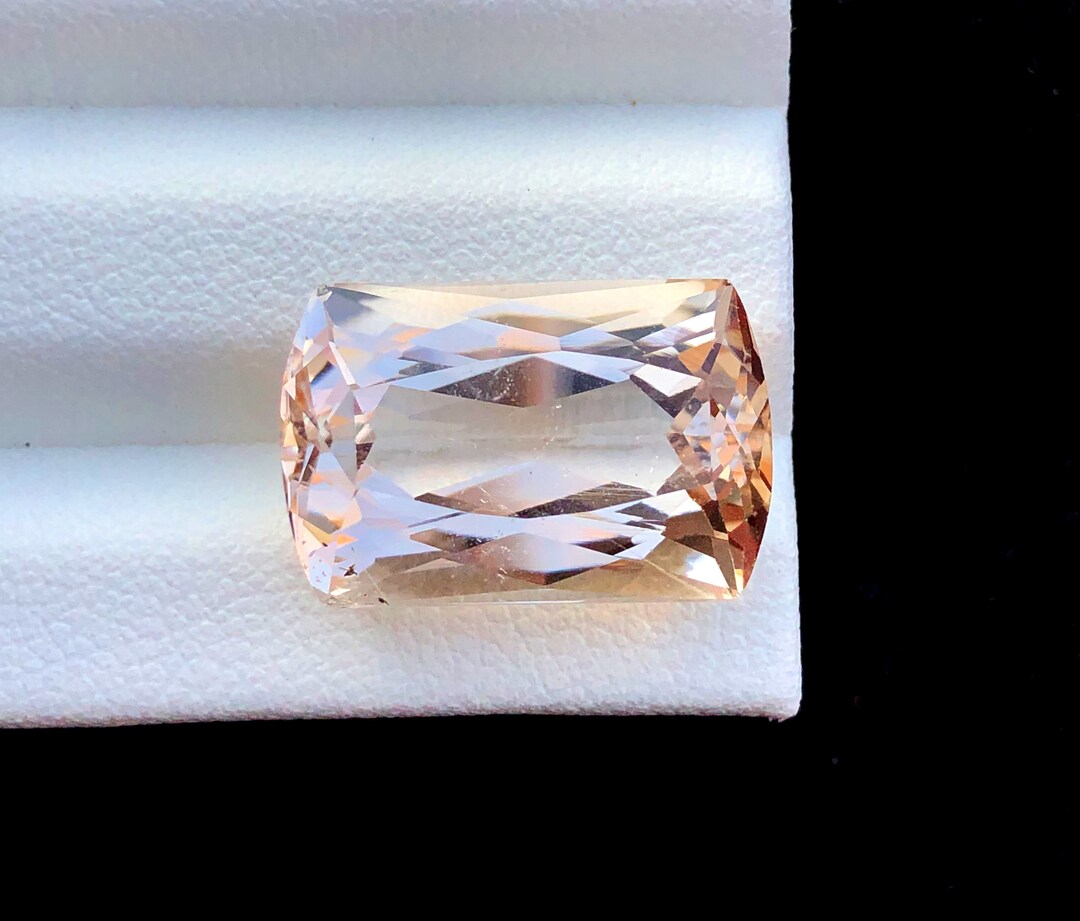 Topas Edelstein Topas Fancy Cut Natural, Aus Pakistan 15.50 Karat 18 x ...