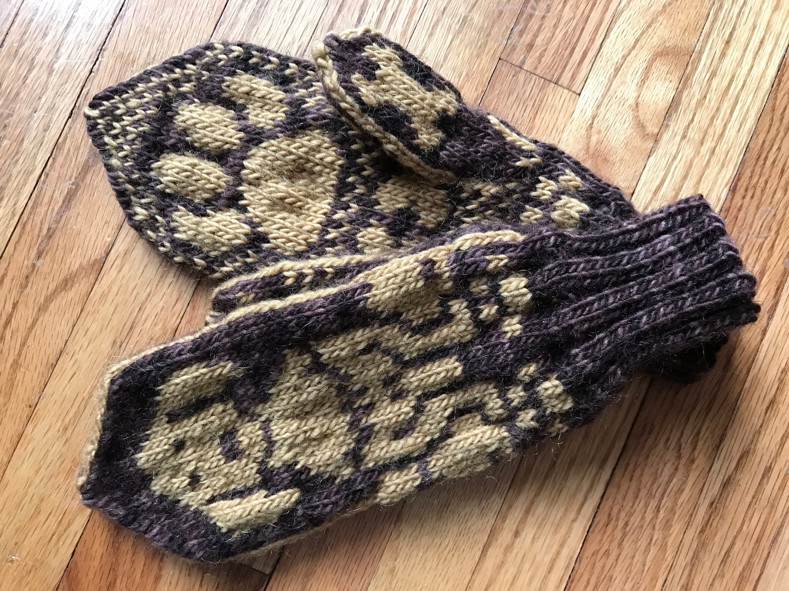 Two Stranded Knitting Pattern: Golden Retriever Mitten Knitting Pattern ...