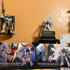 Gundam Model or Any Model Box Display Kit. Corner Clips for Displaying ...