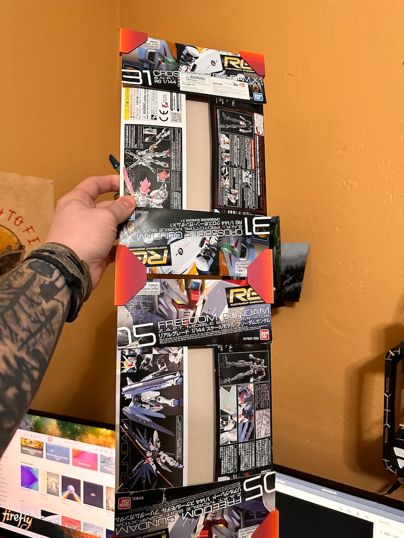 Gundam Model or Any Model Box Display Kit. Corner Clips for Displaying ...