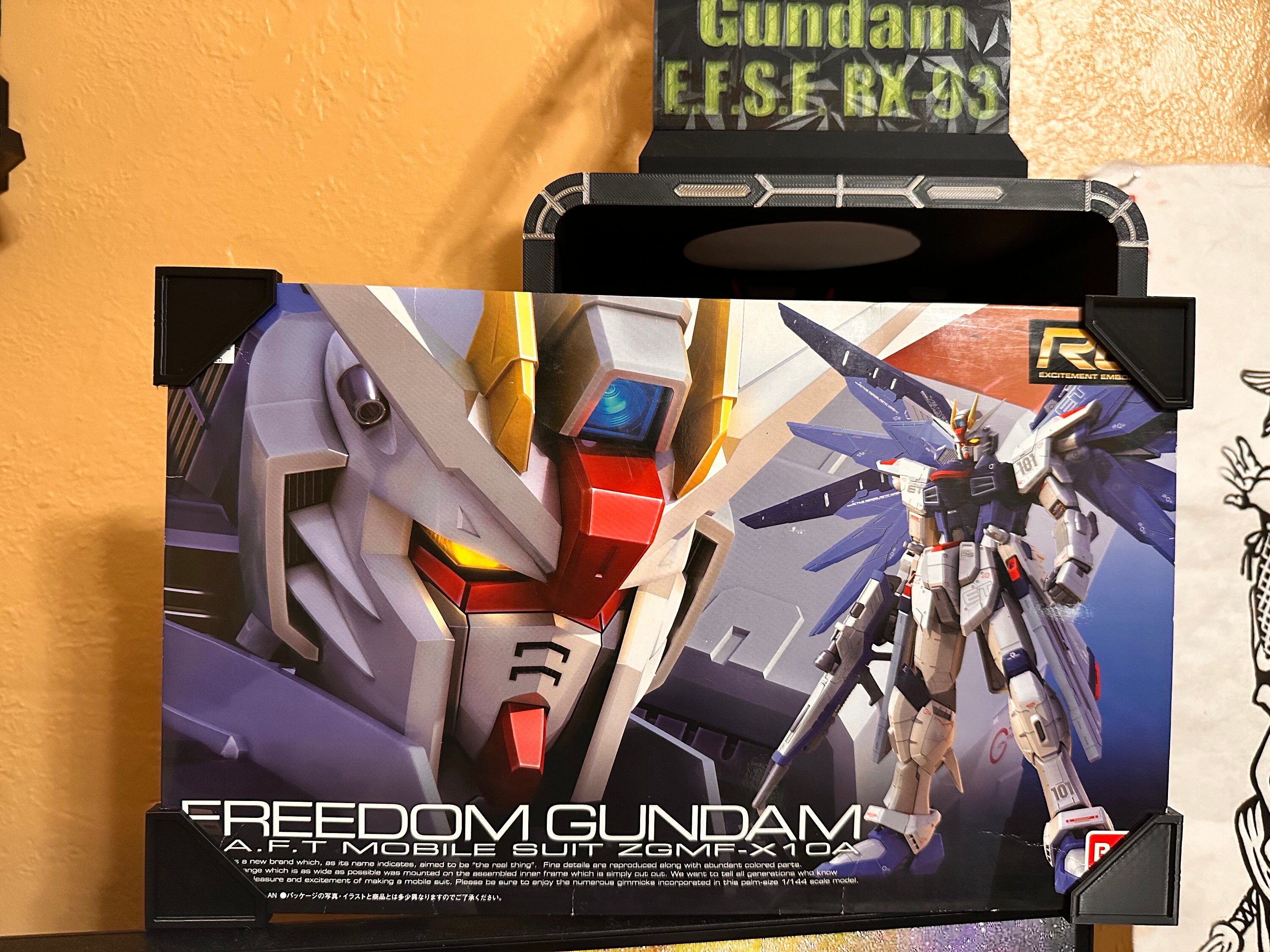 Gundam Model or Any Model Box Display Kit. Corner Clips for Displaying ...