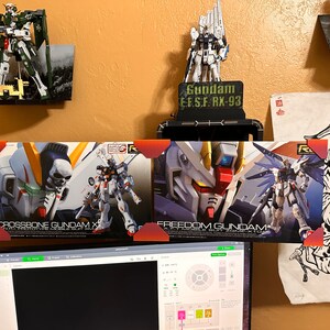 Gundam Model or Any Model Box Display Kit. Corner Clips for Displaying ...