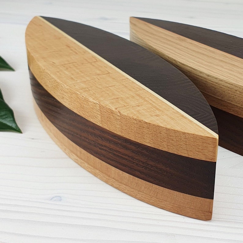 Leaf-shape Keepsake Box in 2-tone Design. Handcut From Oak - Etsy UK