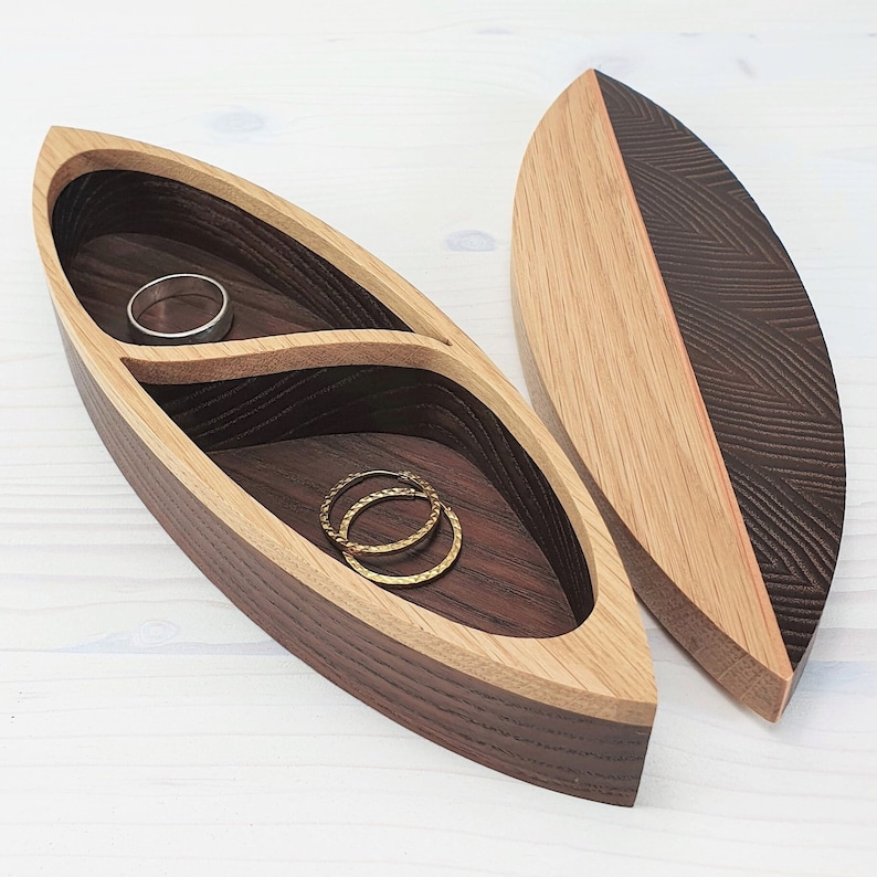 Leaf-shape Keepsake Box in 2-tone Design. Handcut From Oak - Etsy UK