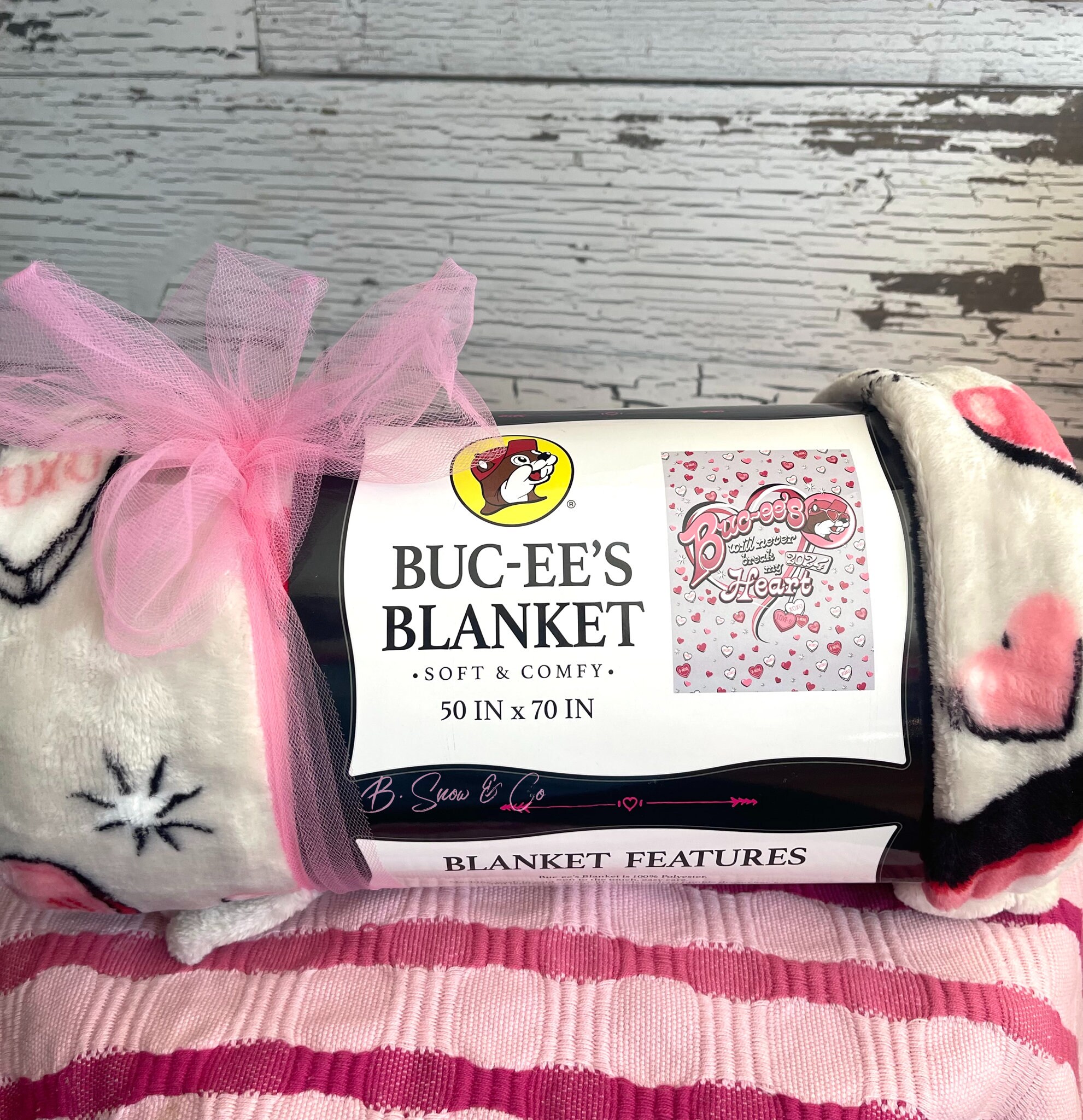 New 2024 Buc-ees Valentines Blanket & Valentines Set, Bucees Never ...