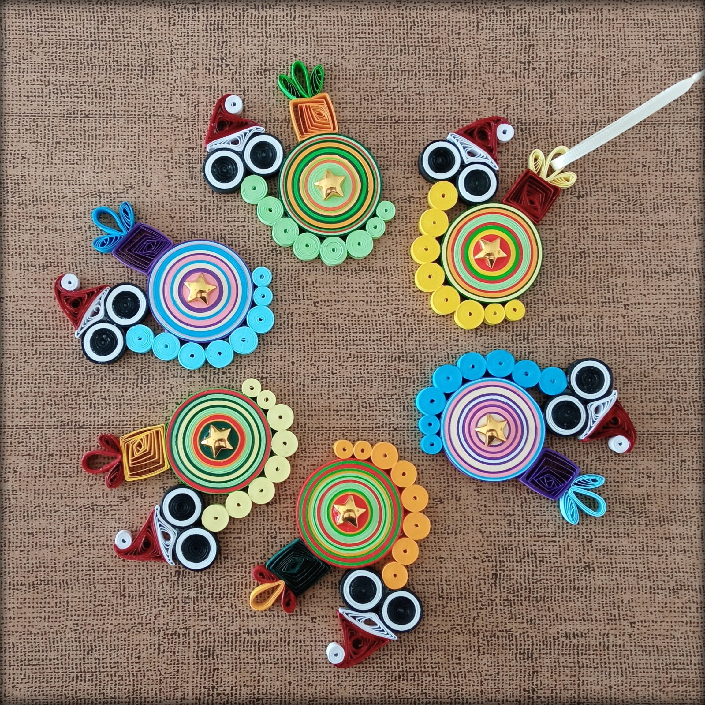 Set of 3 Assorted Christmas Quilled Snail Ornament Christmas - Etsy